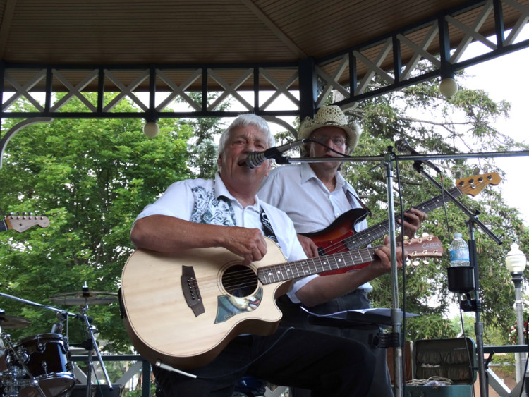 Lynn Russwurm | singer/songwriter/promoter/historian | Page 2